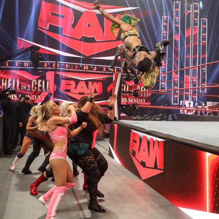RAW RECAP 19/10/20: The WWE Continues to Find Ways to Put Lana Through ...